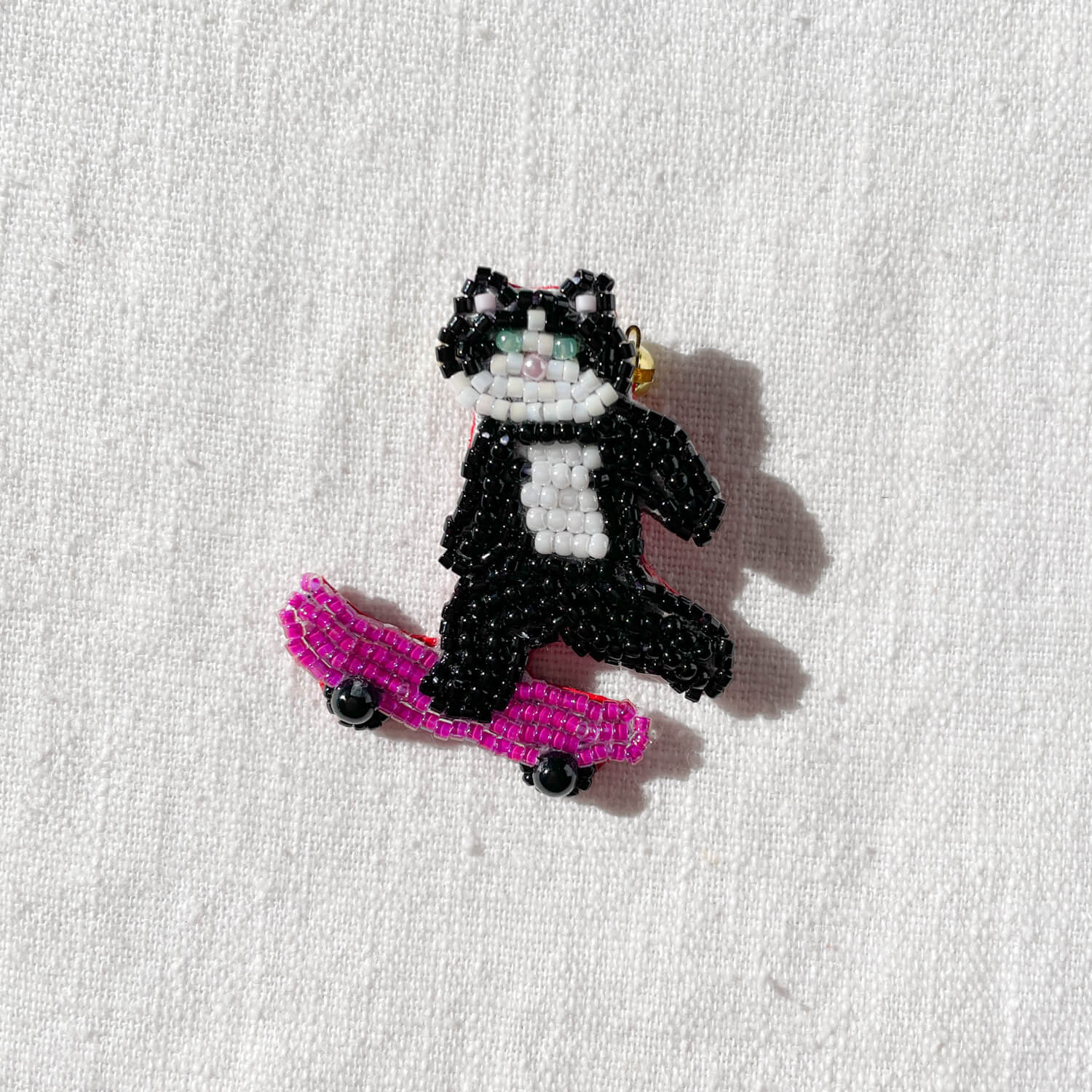 Brooch - Skateboarding Cat – oitamart